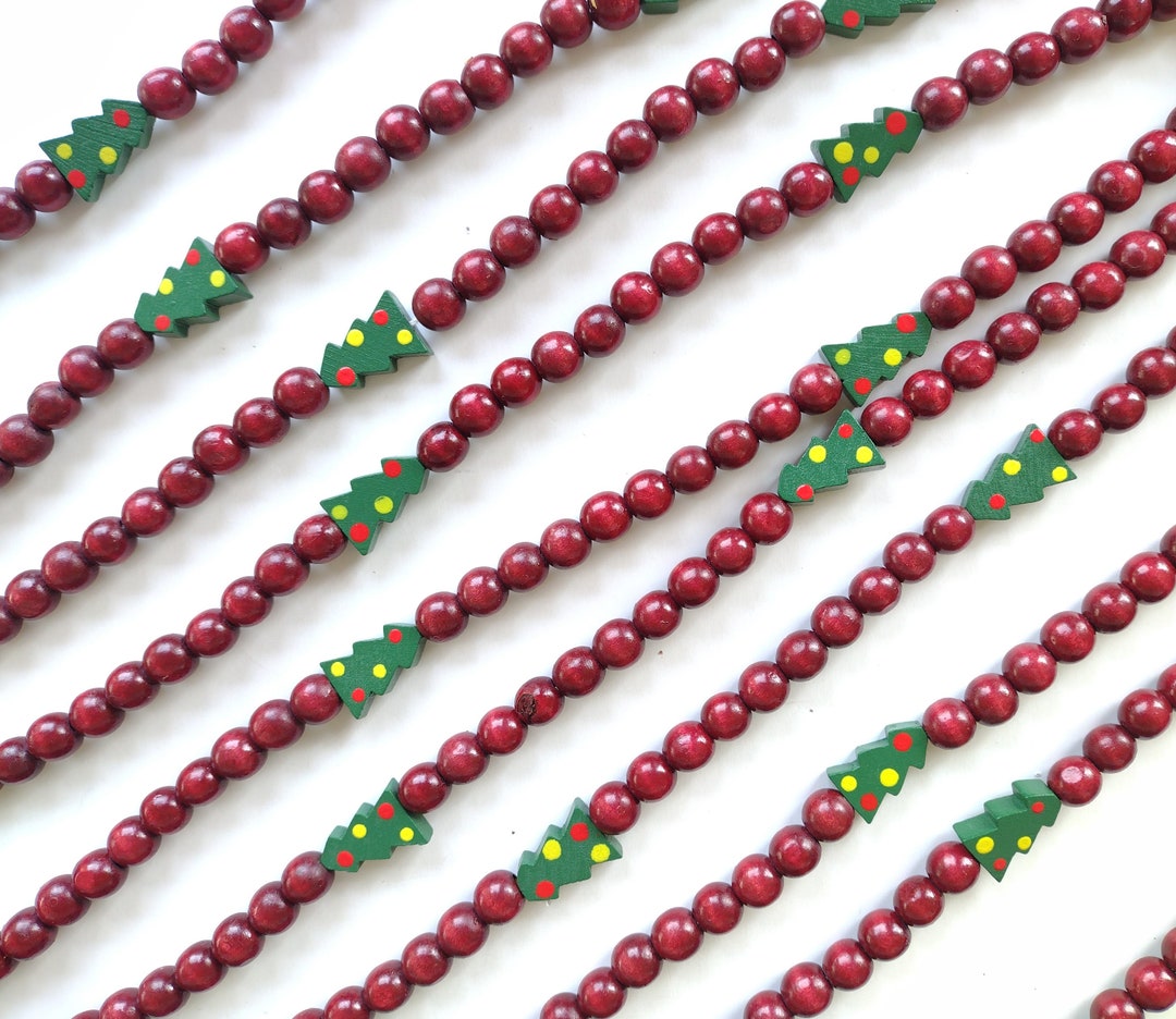 Red Wood Beaded Garland With Christmas Trees 28 Feet Total in Three ...