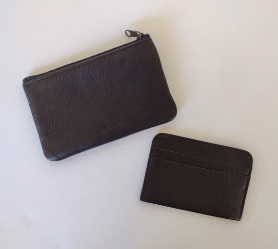 Little Black Leather Zippered Change Purse with Key R… - Gem