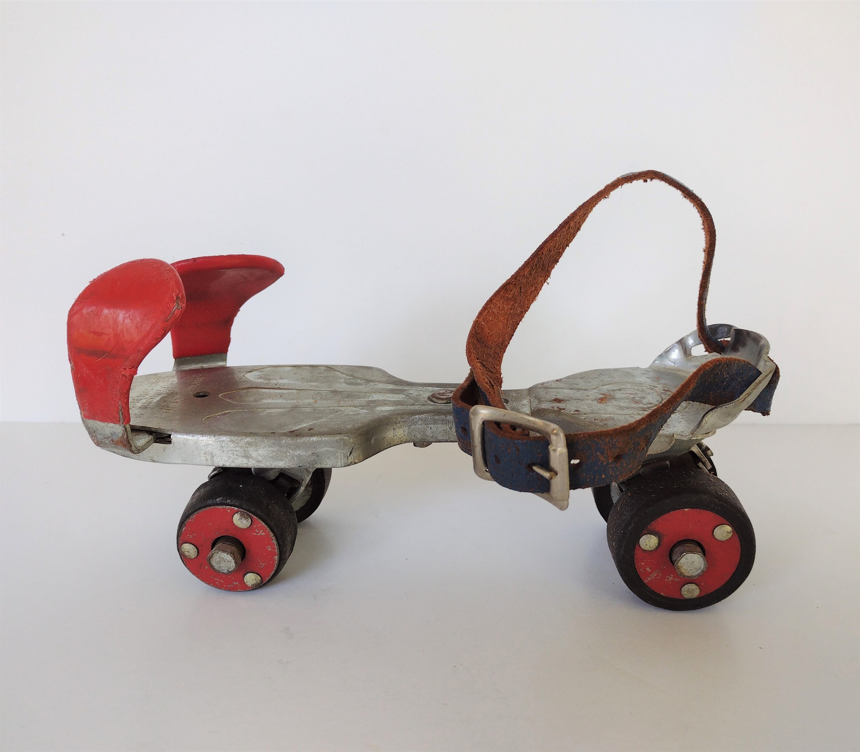 Vintage Roller Skates With Key