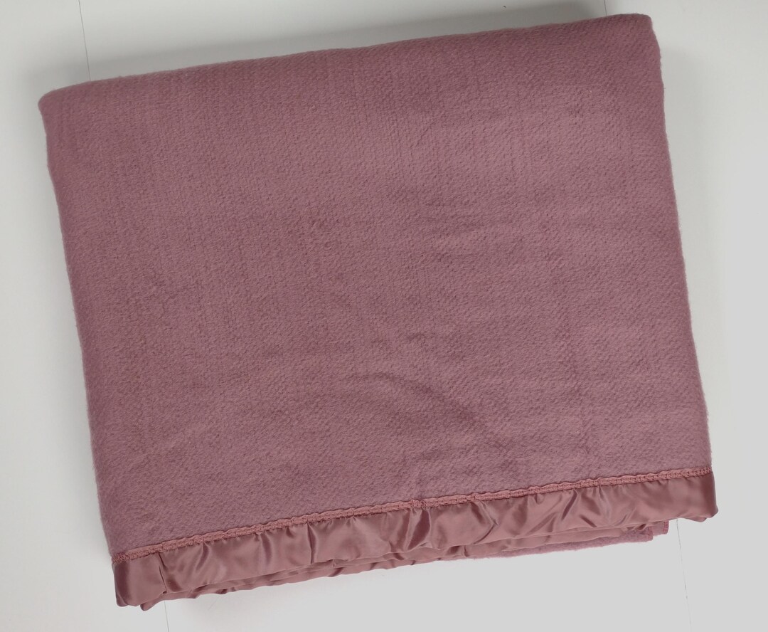 Vintage Mauve Acrylic Satin Edge Blanket - 89" X 104" - Queen - Etsy