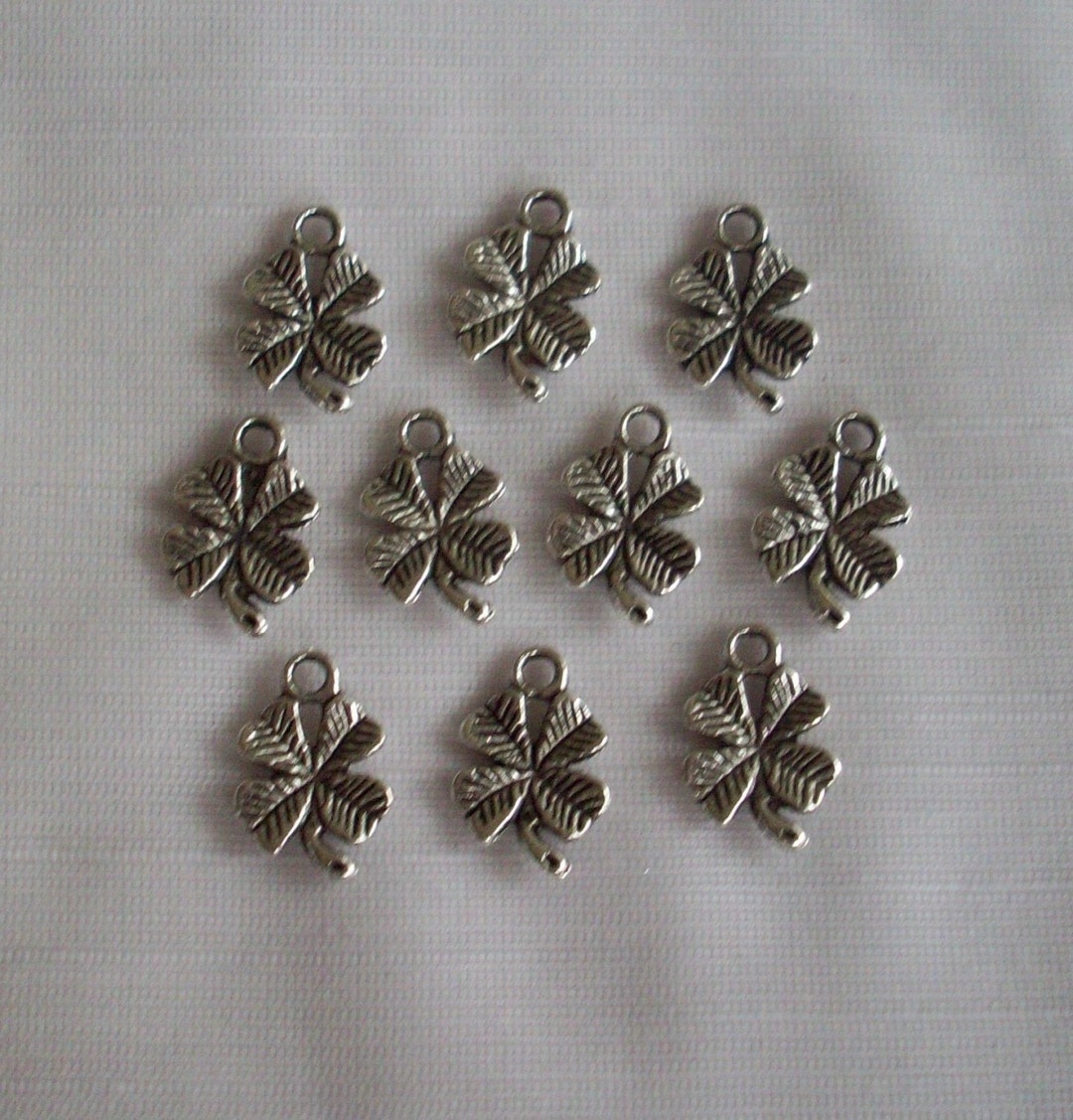 Clover Charms ten charms antique silver charms - Etsy.de