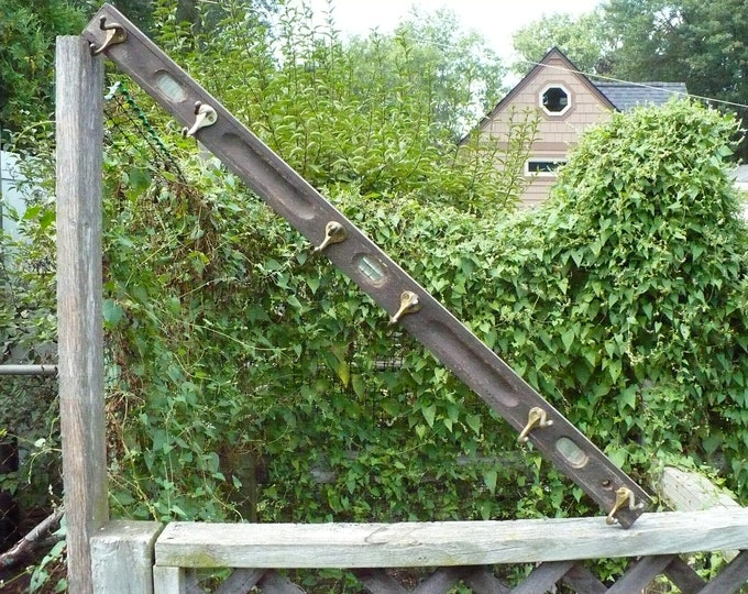 Repurposed Carpenters Level Coat Rack - Etsy