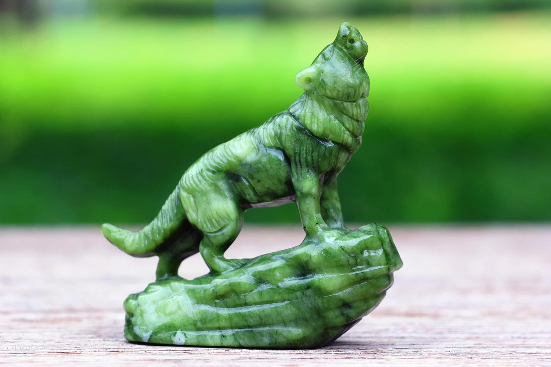 3.4" Natural Jade Carved Wolf,crystal Carved Wolf,wolf Carving,jade ...