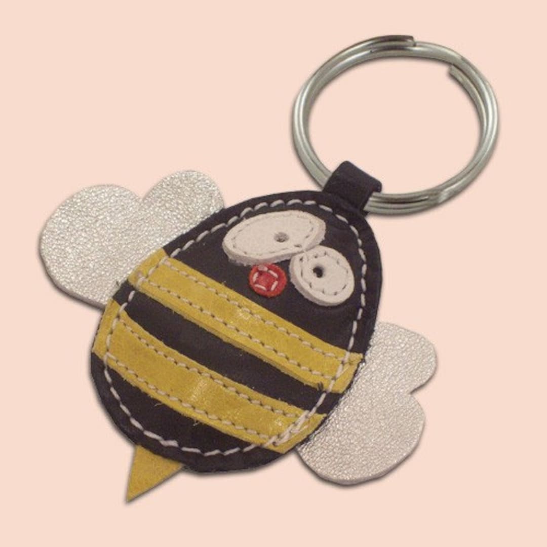 Cute Little Bee Keychain - Etsy