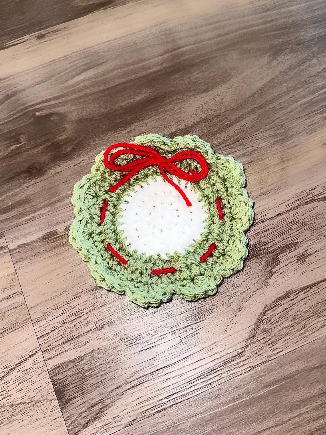 Cozy Crochet Christmas Wreath Drink Coaster! Add a Touch of Holiday ...
