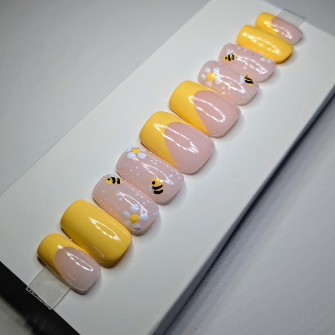 Little Bee Set Custom Press on Nails False Nails Glue on Nails Fake ...