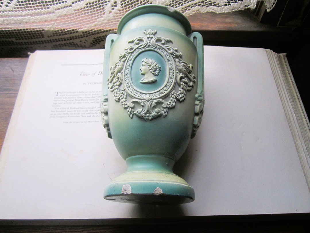 Vintage Chalkware, Roman Greek Church Urn, Ornate Chalkware Vase ...