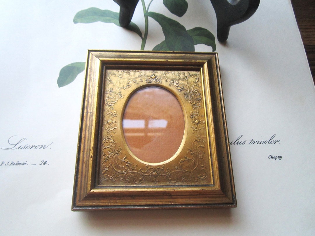 1970's Old Timey Vintage Picture Frame, Wood With Gold Tin Ornate Matte ...