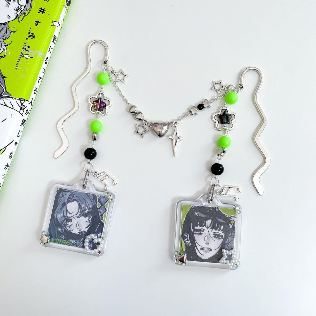 2 Matching Bookmarks the Guy She Was Interested in Wasn't a Guy at All ...