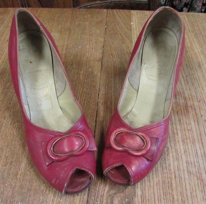 Jazzy Red Shoes Vintage 1940's Red Cross Shoes - Etsy
