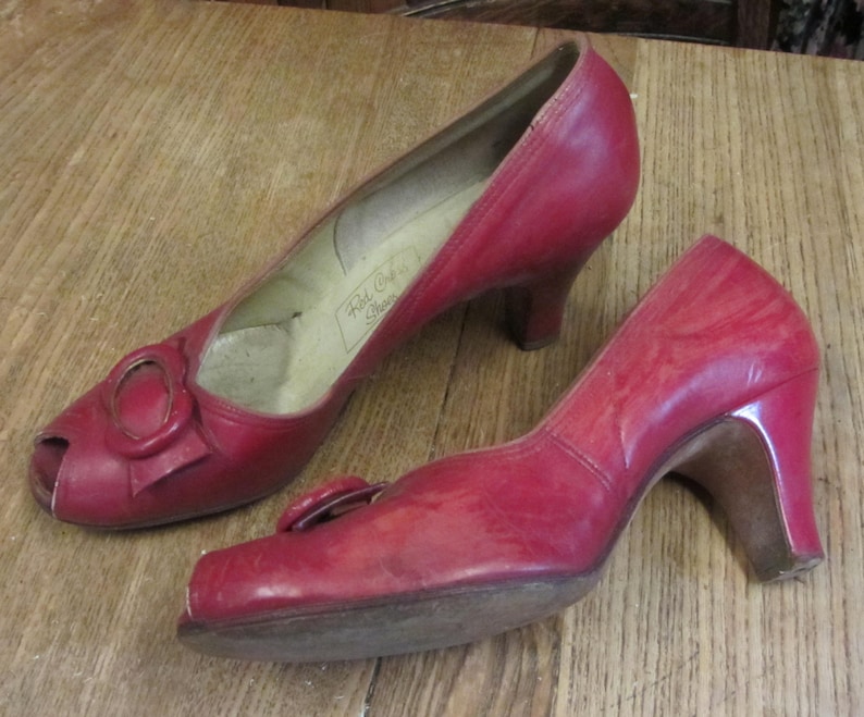 Jazzy Red Shoes Vintage 1940's Red Cross Shoes - Etsy