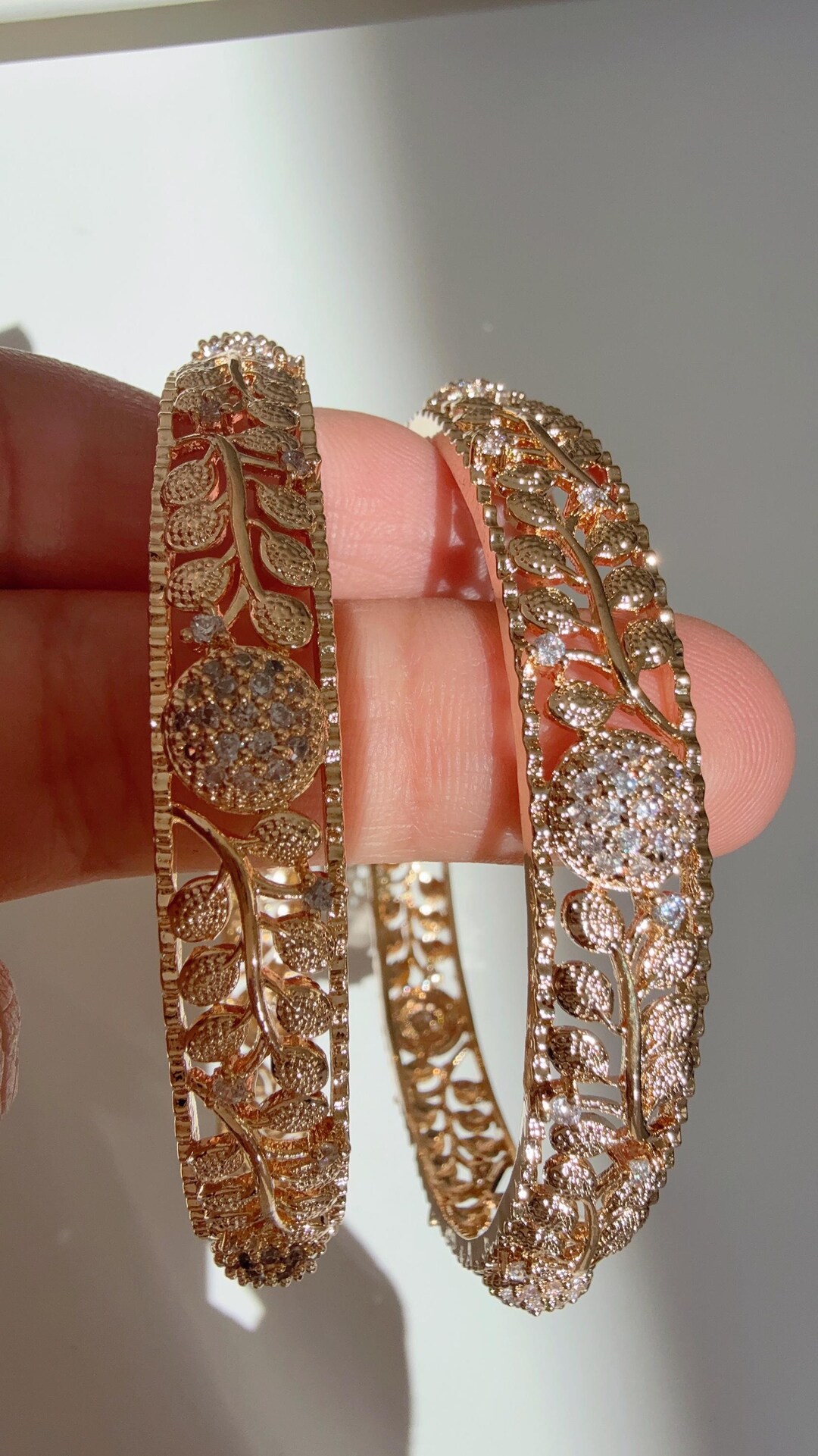 Gold Diamond Bangles /flower Design Real Gold Look Like Bangle Design ...
