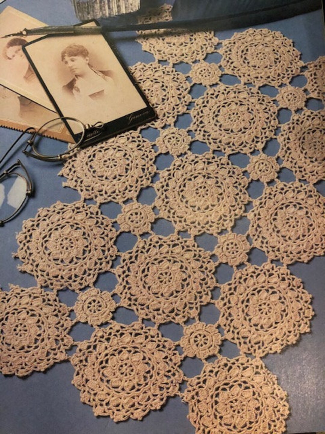 Fond Memories Vintage Crochet Doily Pattern Round MCM Home Decor Crafts ...