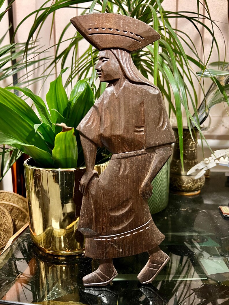 Quecha Ecuadorian Wooden Folk Art Figurines | Traditional Scupture ...