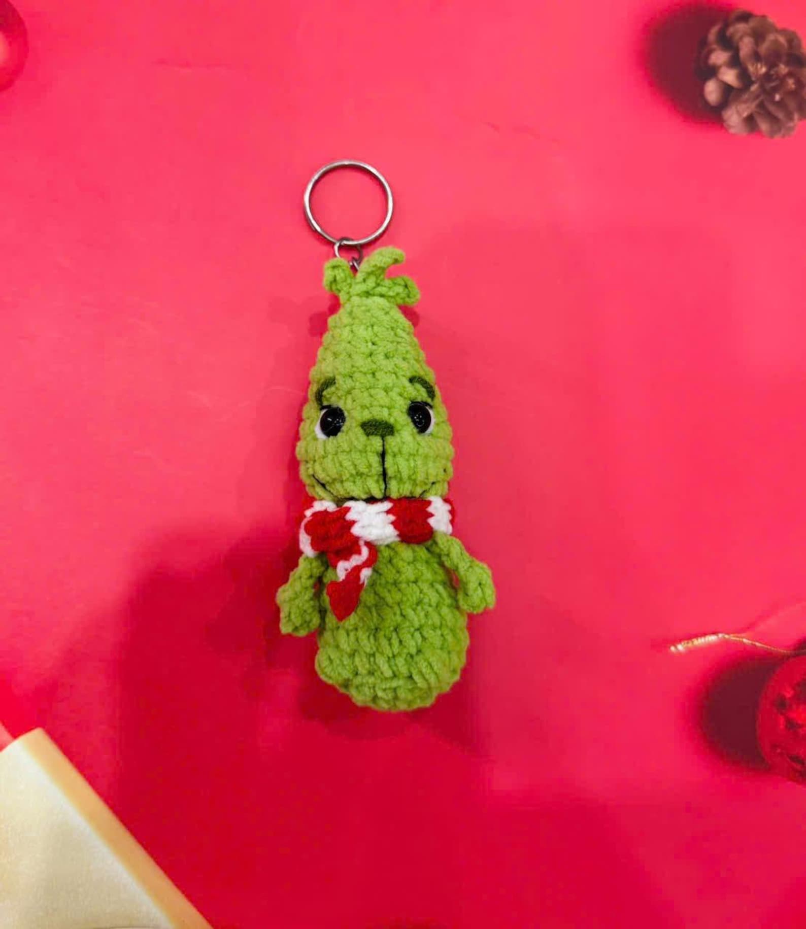 Handmade Crochet Grinch Keychain | Amigurumi Christmas Ornament | Bag ...