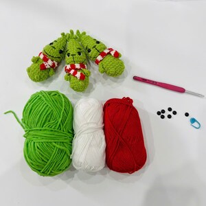 Handmade Crochet Grinch Keychain | Amigurumi Christmas Ornament | Bag ...