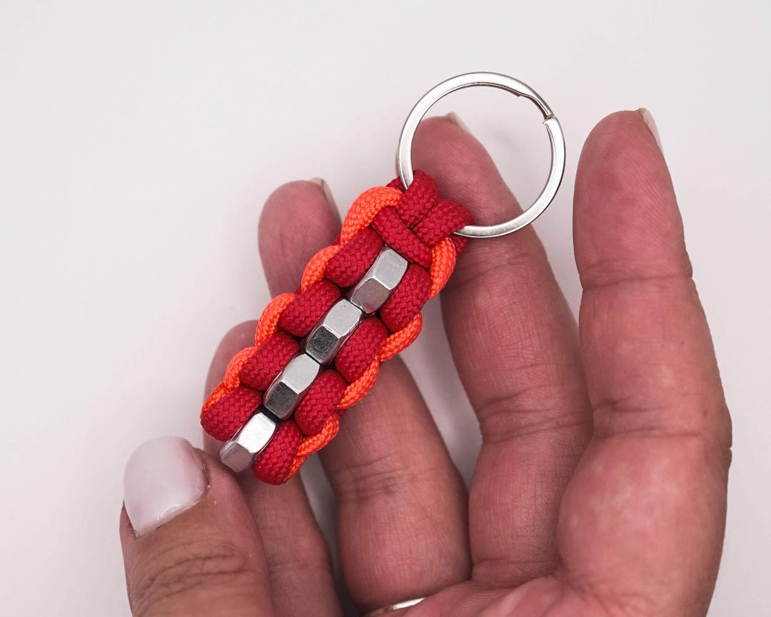 Simple Minimalist Paracord Keychain With Screws, Climbing Rope Key ...