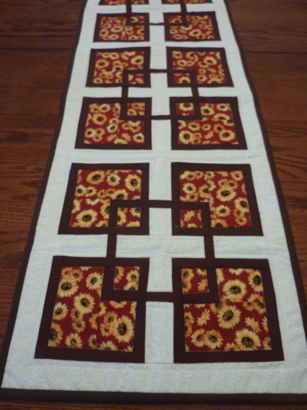Sunflowers Chained Blocks Table Runner - Etsy