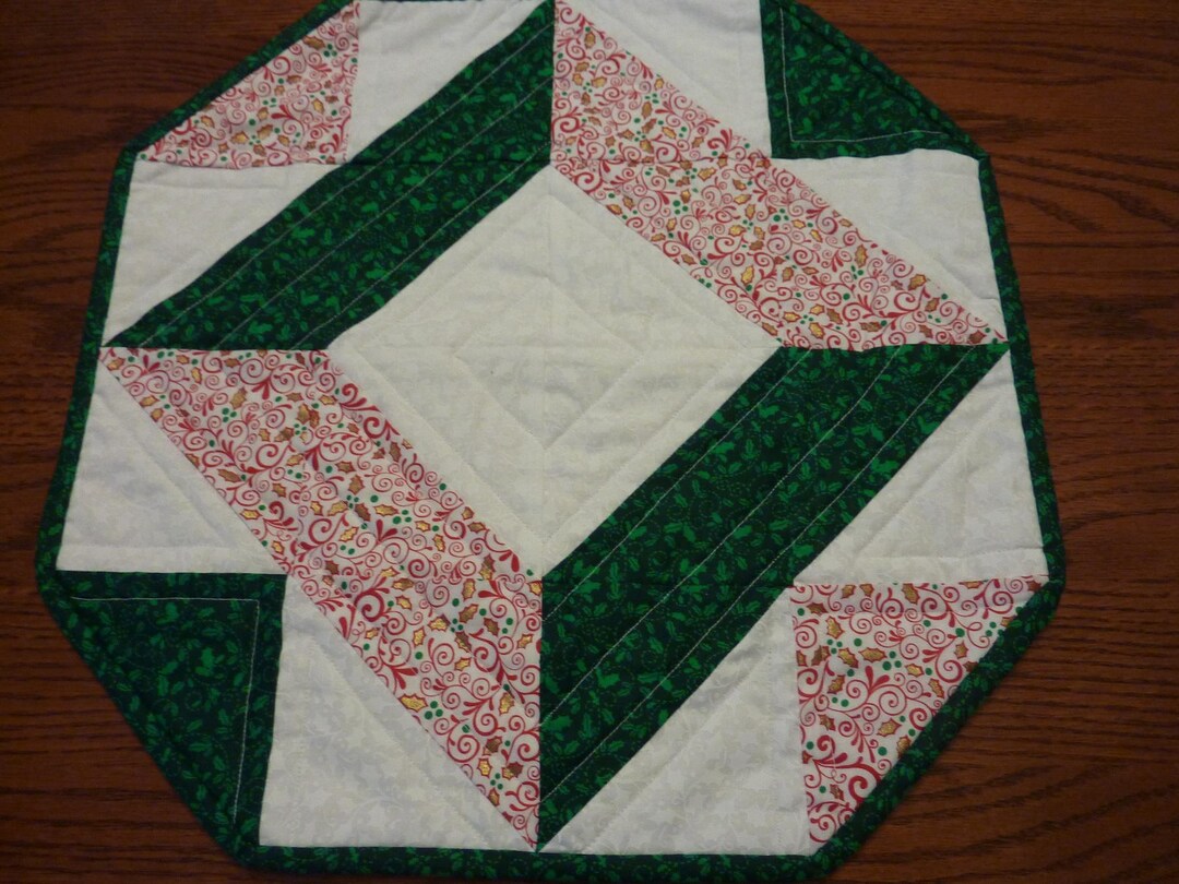 Holly Swirl Hexagon Table Topper - Etsy