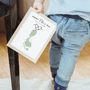 Fathers Day Footprint Craft for a Tie-rrific Dad, Fathers Day Footprint ...