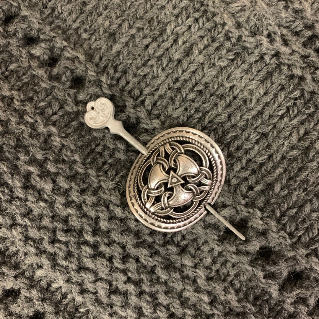 Round Knotwork Shawl Pin - Etsy