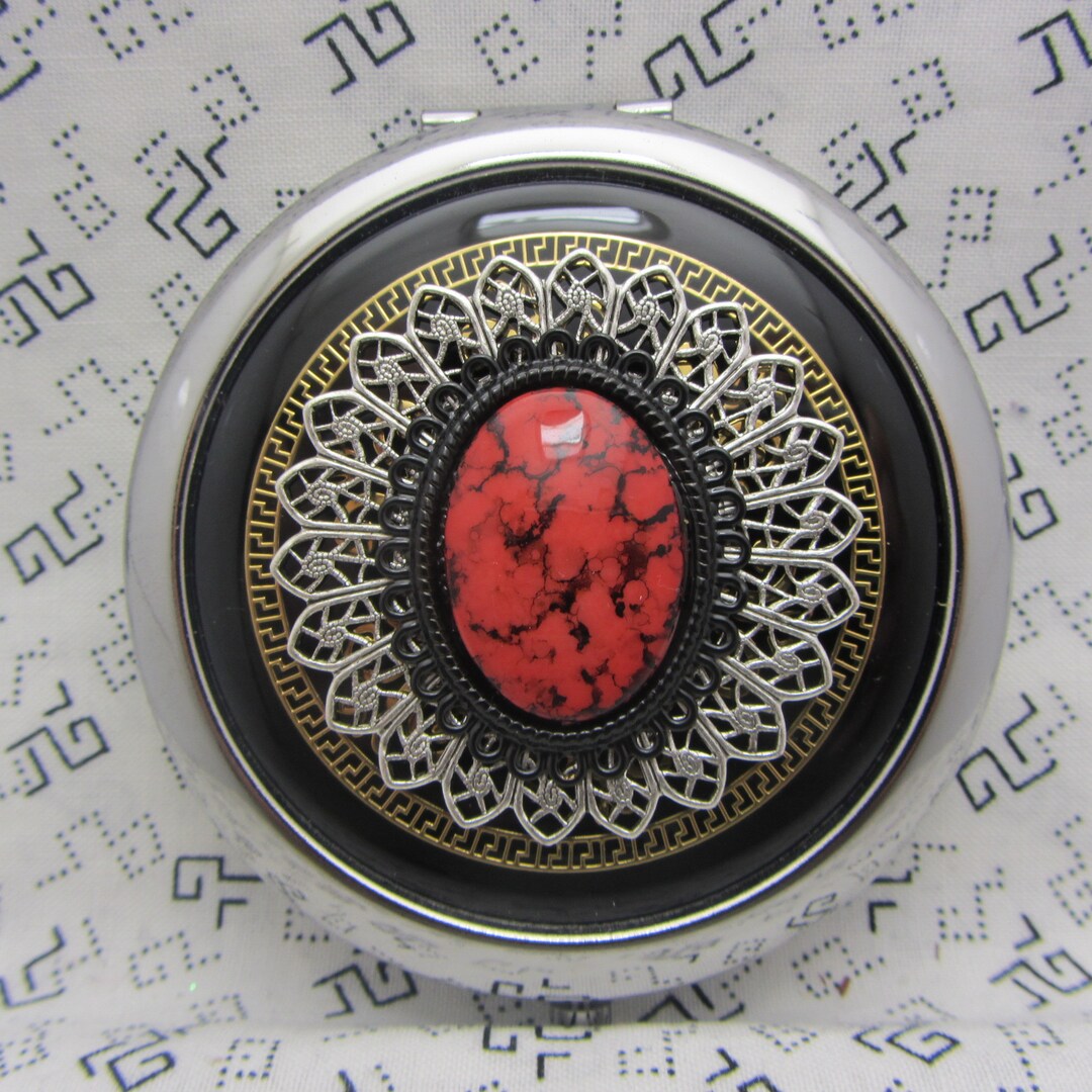 Vampire Kiss Compact Mirror: Black, Red & Silver With Protective Pouch ...