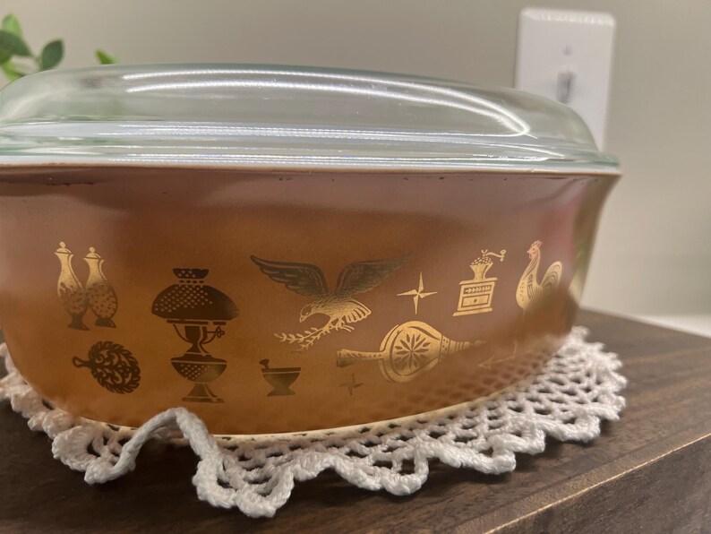 Vintage Pyrex MCM 2.5 Quart, #045 Brown Americana Casserole W Gold Trim ...