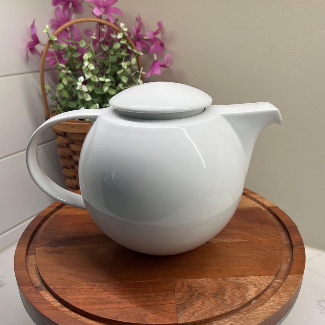 MCM Studio Nova Teapot Tivoli White Thailand, White MCM Teapot - Etsy