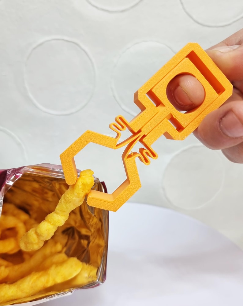 Small Mechanical Fidget Grabber for Snacks – Perfect for Chips, Candy ...