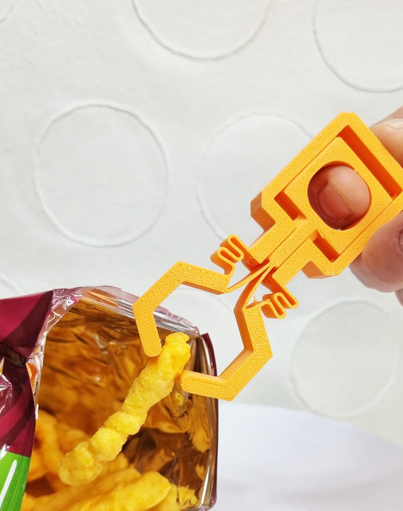 Small Mechanical Fidget Grabber for Snacks – Perfect for Chips, Candy ...