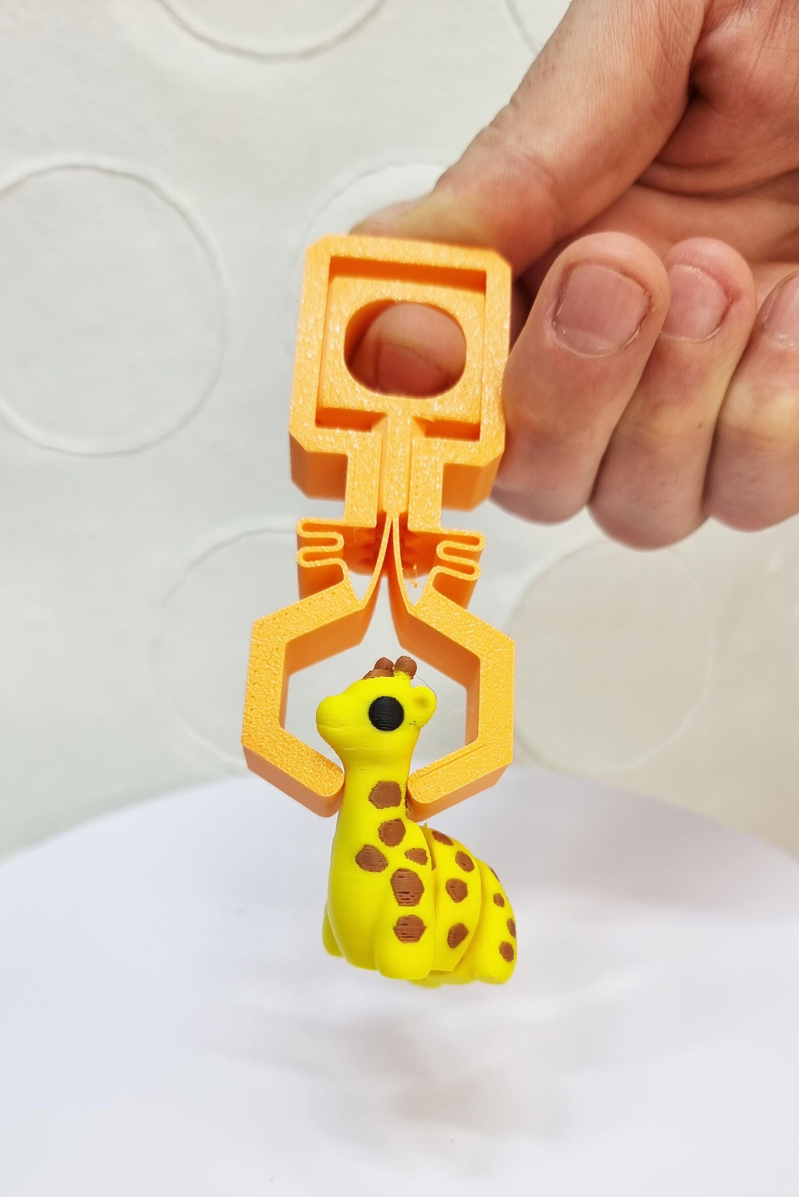 Small Mechanical Fidget Grabber for Snacks – Perfect for Chips, Candy ...