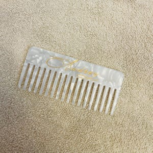 Personalized Pearl Comb – Custom Engraved Name Comb, Gold Engraved ...