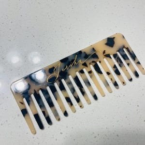 Personalized Pearl Comb – Custom Engraved Name Comb, Gold Engraved ...