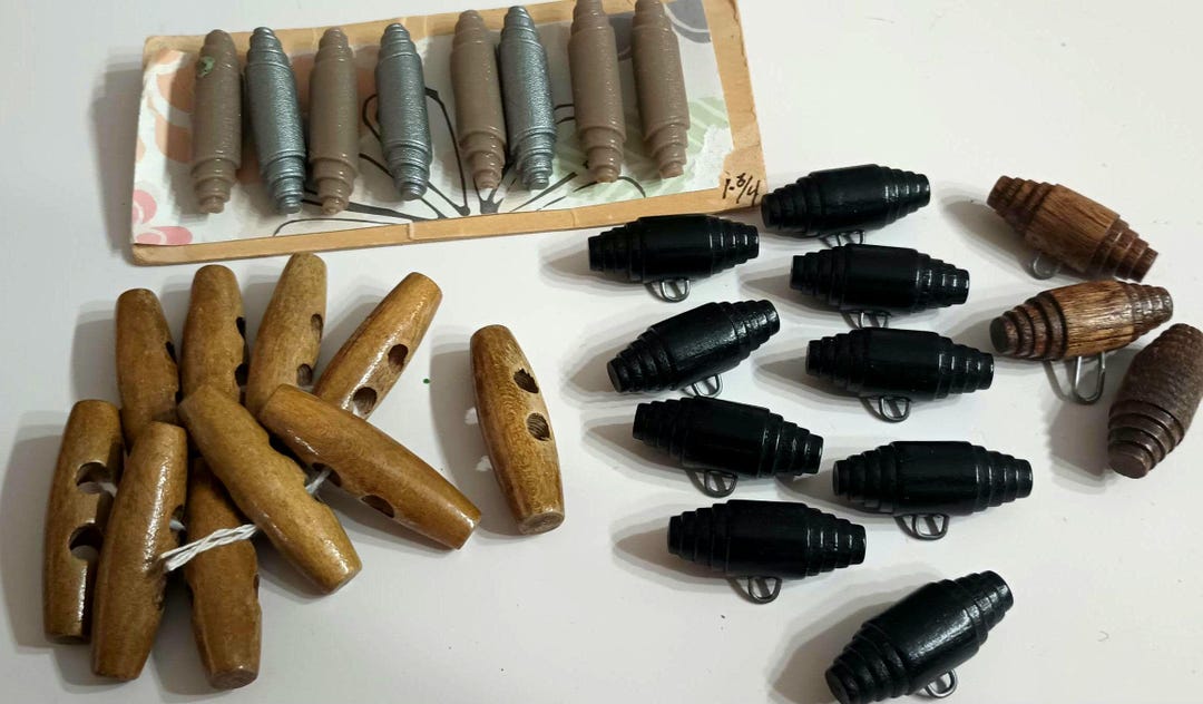 Vintage 4 Styles Toggle Buttons or Embellishment, 22 Wooden, 8 Plastic ...