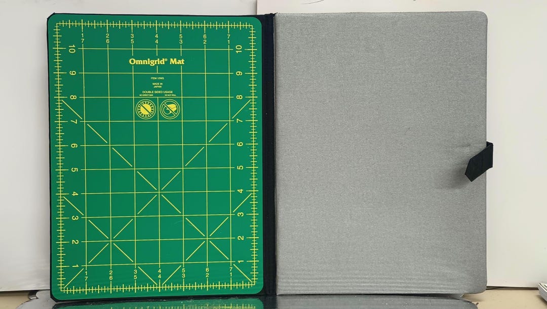 Omnigrid Foldaway Travel Mat for Rotary Cutting, Pressing 9 X 12 ...