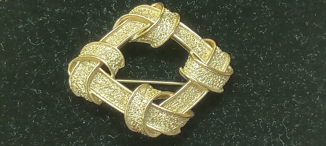 Trifari Vintage 4 Knot Diamond Shape Brooch Pin Textured Gold #E2087 - Etsy