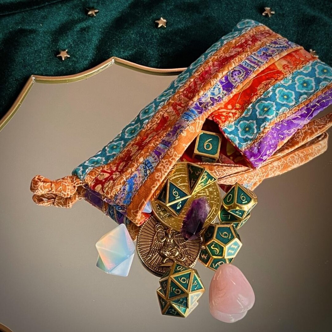 Magic Folding Coin Purse, Dice & Trinket Bag, Zipperless Pyramid Pouch ...