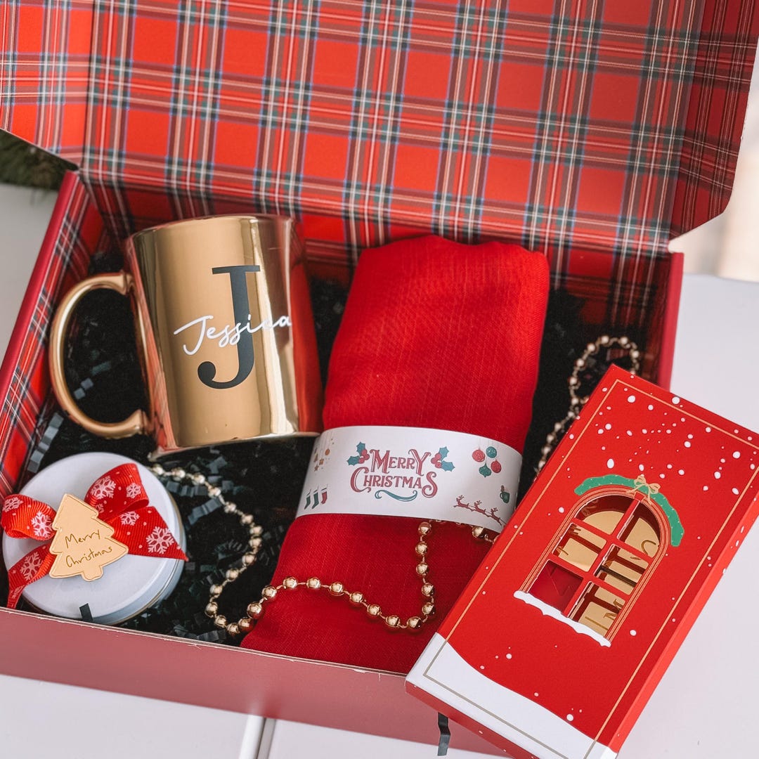 Personalized Christmas Gift Box, Mug, Pashmina Shawl & Chocolates - Etsy
