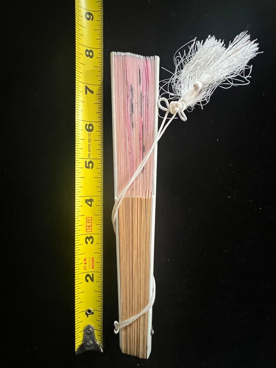 Vintage Chinoiserie painted wood and paper rib hand f… - Gem