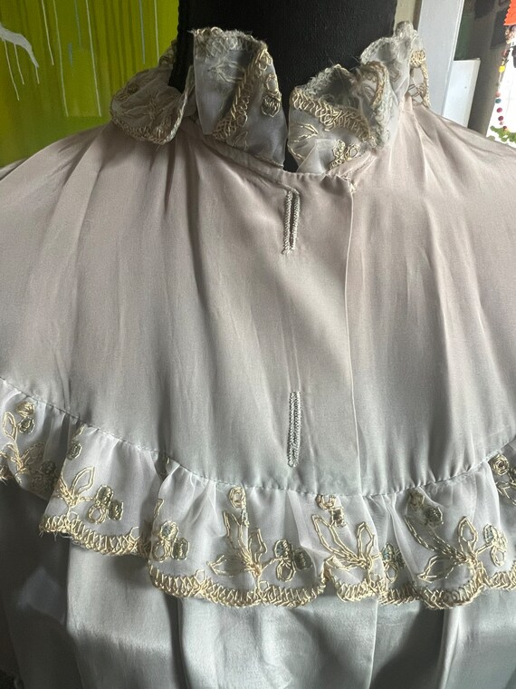 1940s Made by Kamore pale blue and ecru ombre lace an… - Gem