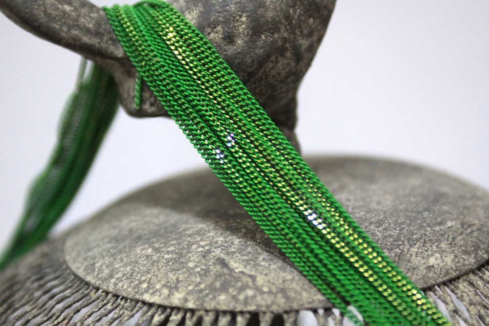 La cadena verde brillante - Etsy España