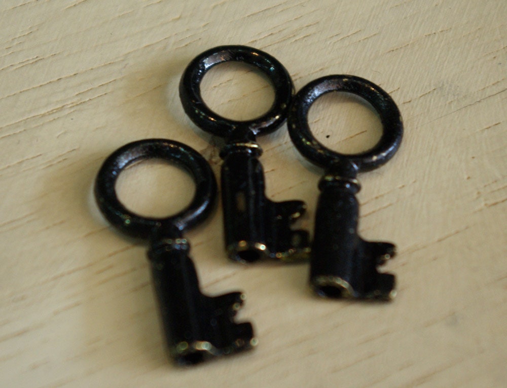 The Black Vintage Key - Etsy