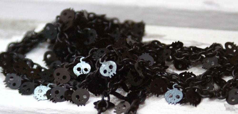 The Cute Black Skull Charm Chain - Etsy