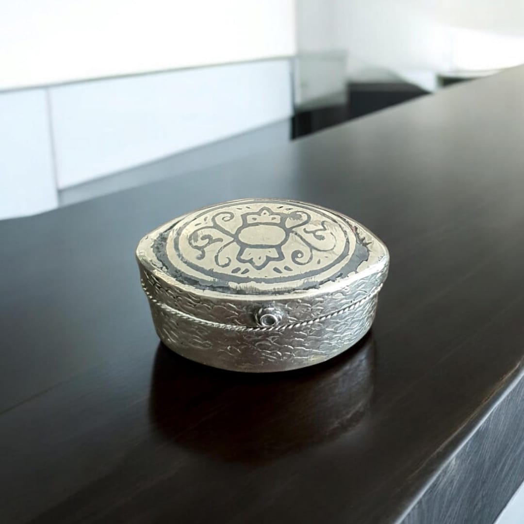 Antique Silver Pill Box With Niello Design – Silver 800 Oval Pill Box ...
