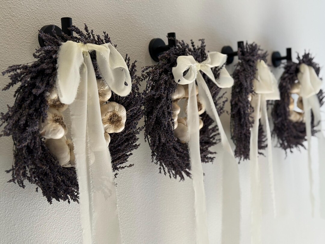 Lavender & Garlic Wreath: Rustic Farmhouse Decor With Chiffon Bow - Etsy