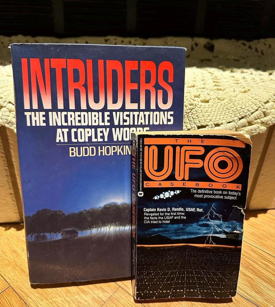 Vintage Thrifted Alien Books - Etsy