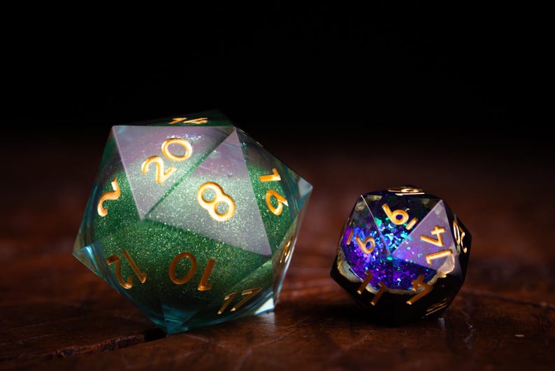 Giant Liquid Core D20 Dice for D&D | 35mm Oversized Emerald Die ...