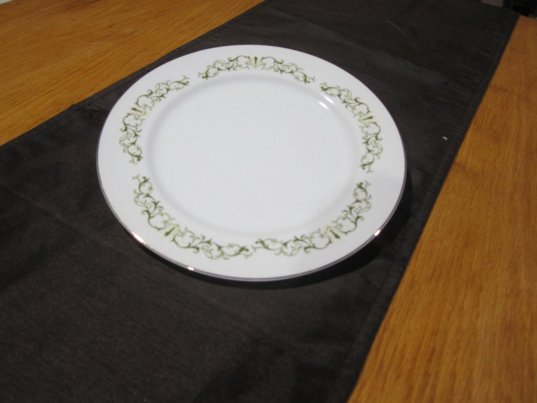 Vintage Bell Flower #2999 Bone China ~ Luncheon Plate ~ Gold Trimmed ...