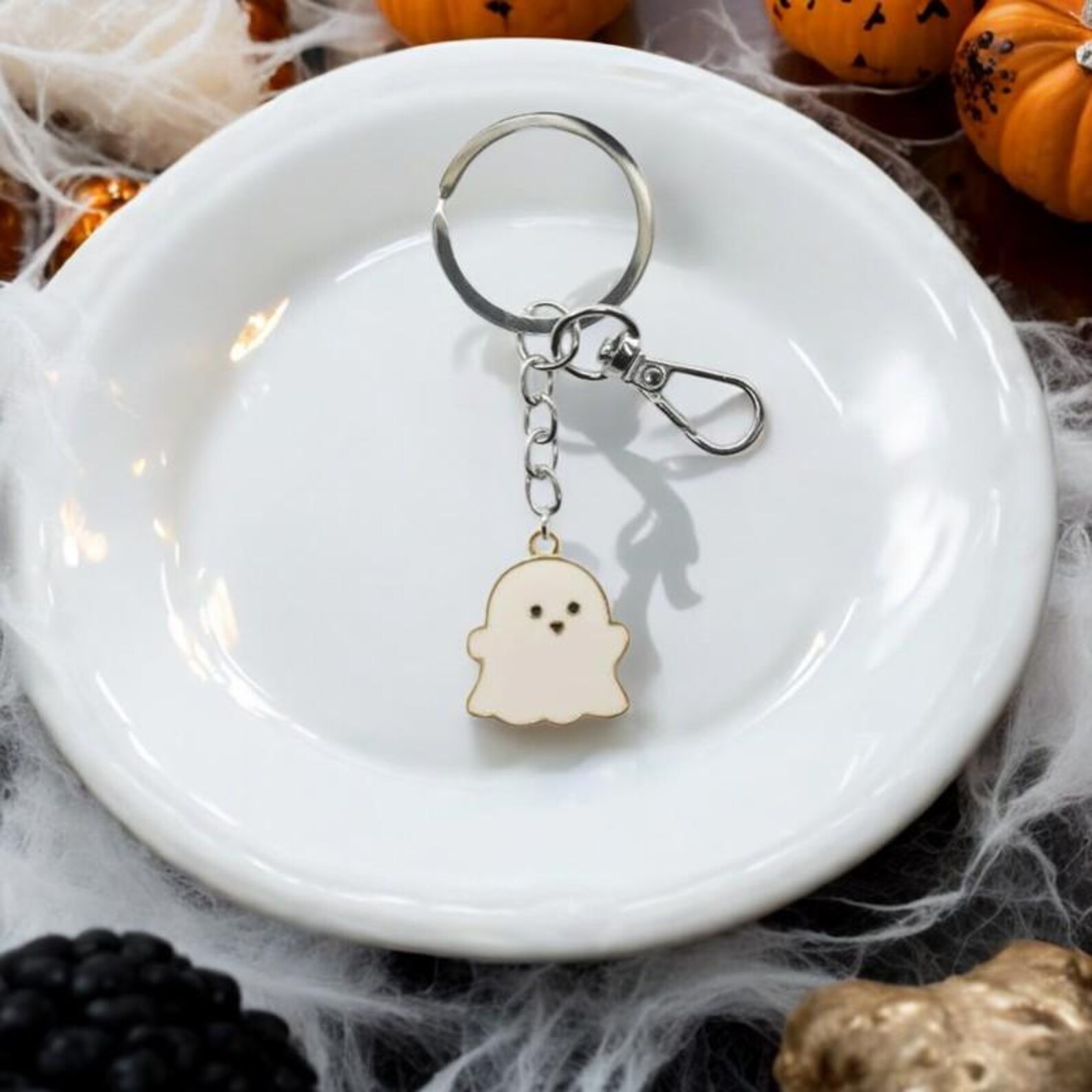 Black & White Ghost Couple Keychain - Cute Bag Key Chain for Men Women ...