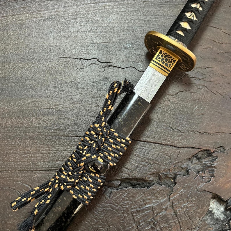 Hand Forged Japanese Art Katana - Pattern-welded Damascus Steel Blade ...